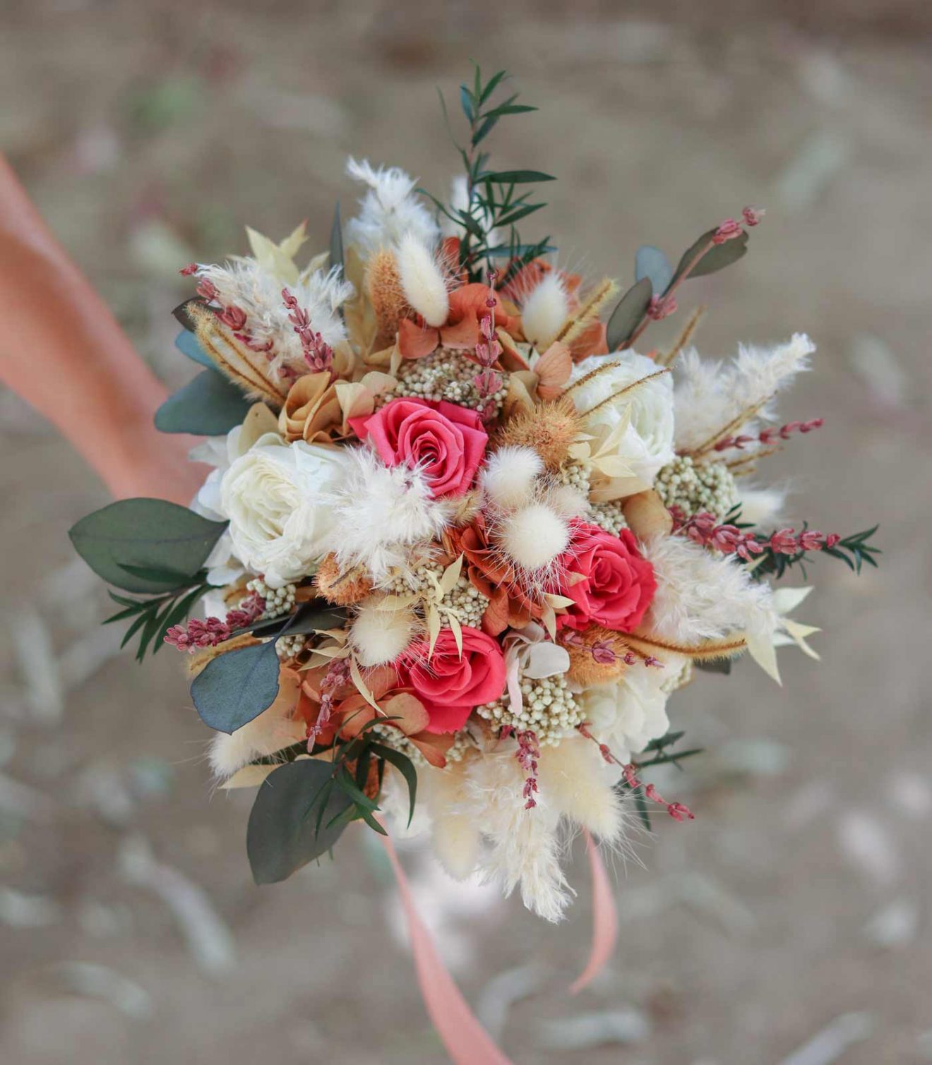 Ramo de novia preservado en blanco y burdeos - Cherry